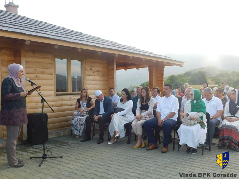 PREDSTAVLJENI UDRUŽENJE „ GRAČANIČKO KERANJE“ I „ CVIJET SREBRENICE ...